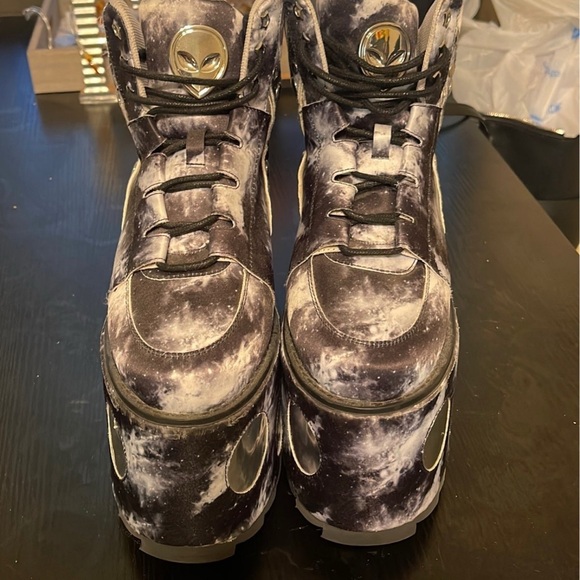 YRU | Shoes | Yru Alien Design Platform Sneakers | Poshmark
